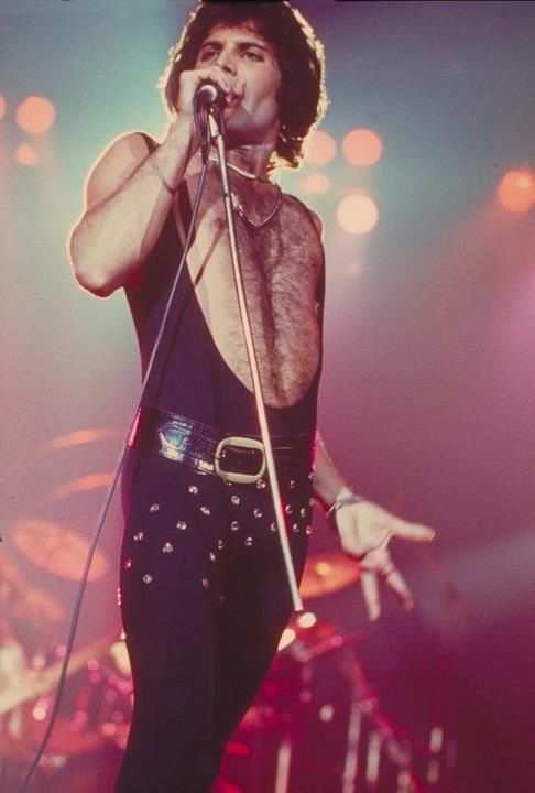 Freddie Mercury: stile iconico di una rockstar - Metropolitan Magazine