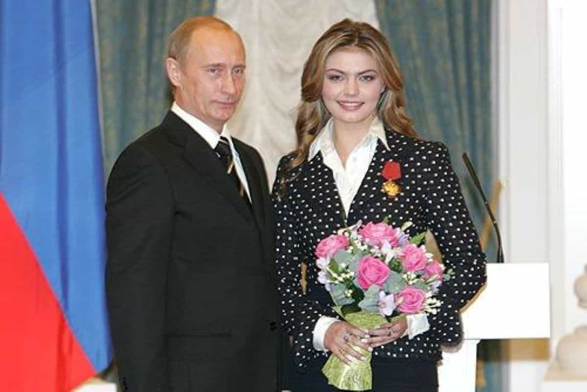 Chi è Alina Kabaeva, la nuova e giovane compagna di Putin
