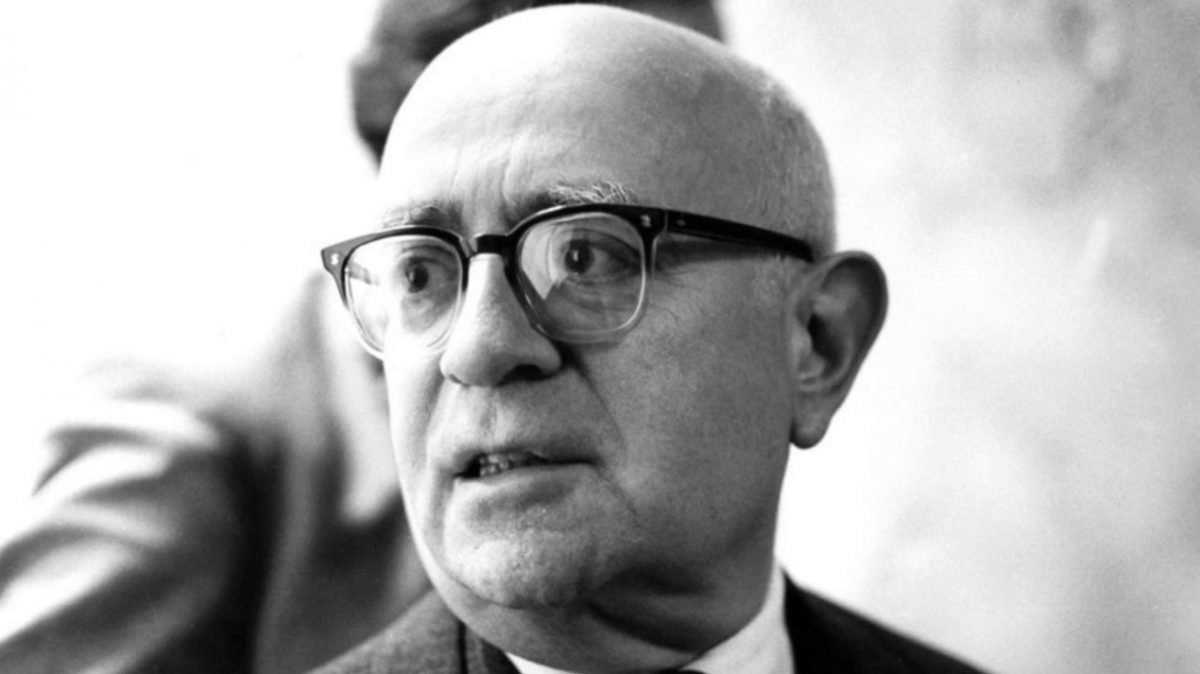 Theodor W. Adorno, sociologo e filosofo: l'uomo vittima dell'industria ...