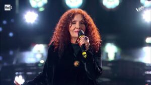 Chi è la cantante Farida: carriera, canzoni e vita privata ...