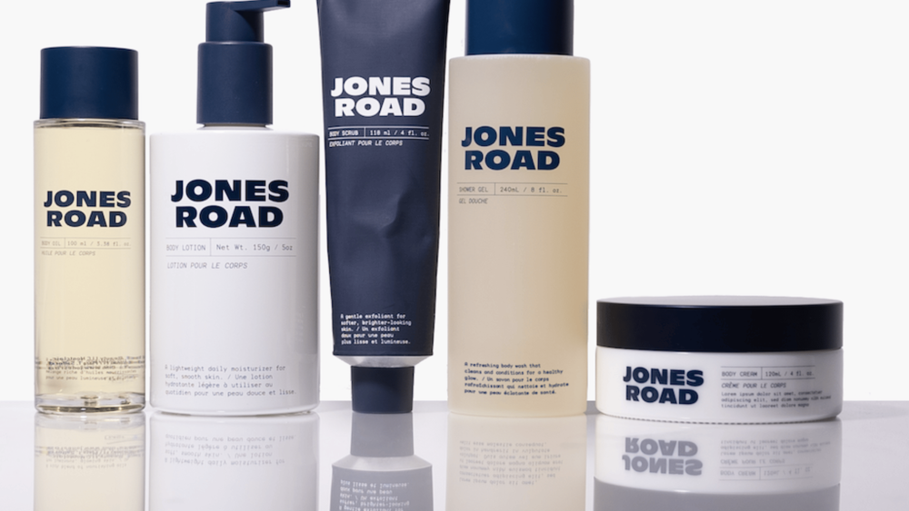 Jones Road fa glow anche sotto il collo: Bobbi Brown debutta nel body ...